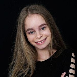 Imogen Faith Reid - AdoroCinema