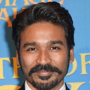 V Dhanush - AdoroCinema