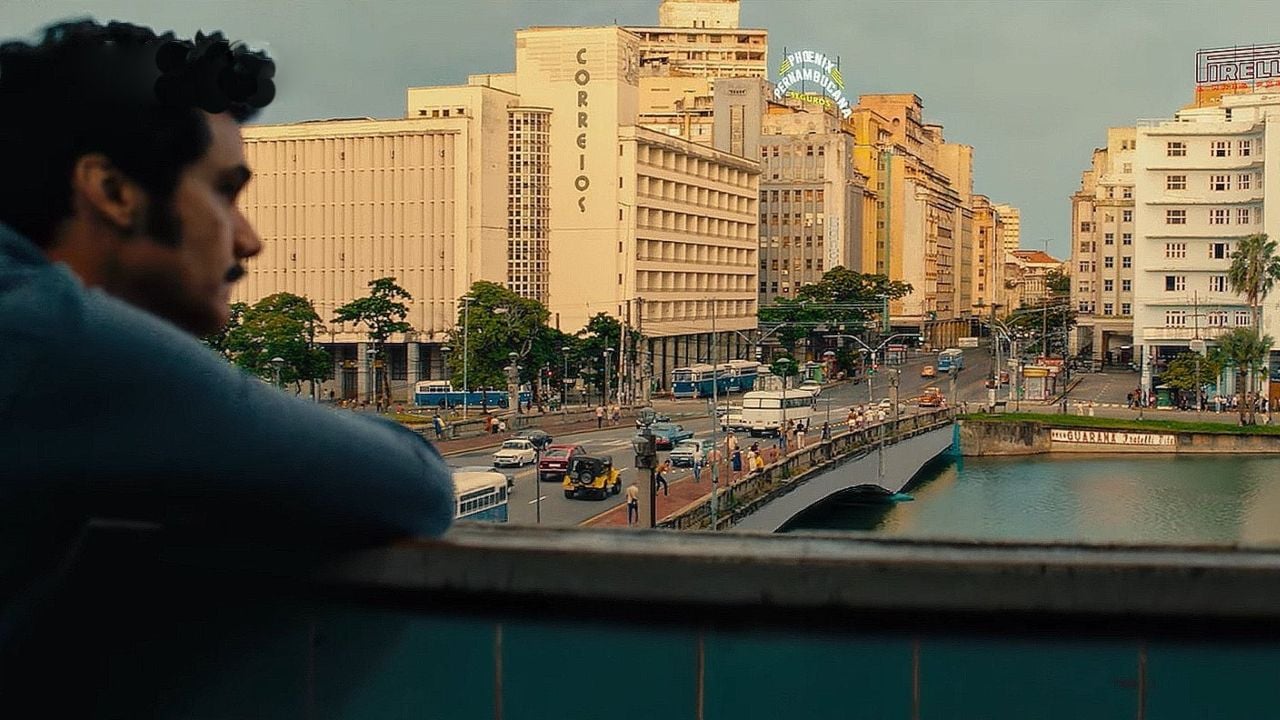 Assistir a este filme de Kleber Mendonça Filho antes da estreia de O ...