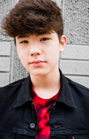 Logan Kim - AdoroCinema