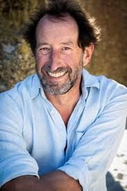 Adam Neill : A biografia - AdoroCinema