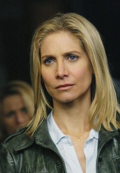 V (2009) : Fotos Elizabeth Mitchell - 18 no 135 - AdoroCinema