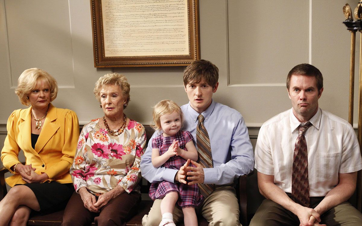 Raising Hope : Raising Hope : Fotos Garret Dillahunt, Martha Plimpton ...