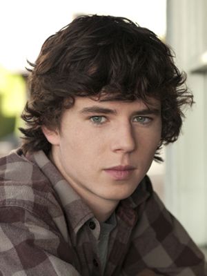 Charlie McDermott - AdoroCinema