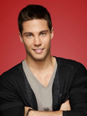 Dean Geyer - AdoroCinema