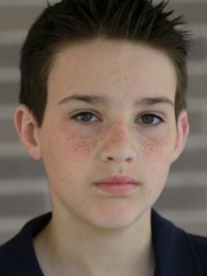 Collin MacKechnie - AdoroCinema