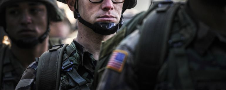 Joseph Gordon-Levitt é Edward Snowden na primeira foto do filme de ...