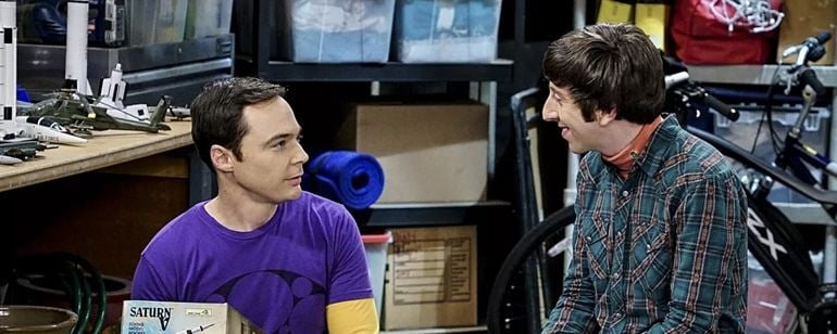 The Big Bang Theory: Howard se fantasia de Sheldon em fotos do episódio ...