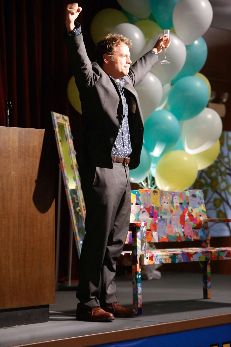 Rake (US) : Rake (US) : Fotos Greg Kinnear - 16 no 52 - AdoroCinema