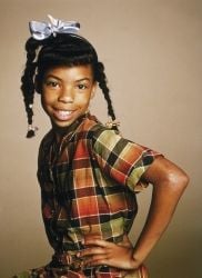 Dyon Perry Shari - AdoroCinema