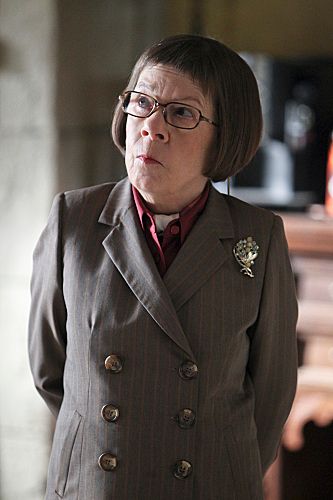 NCIS: Los Angeles : NCIS: Los Angeles : Fotos Linda Hunt - 317 no 639 ...