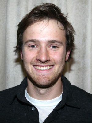 Aaron Sharff - AdoroCinema