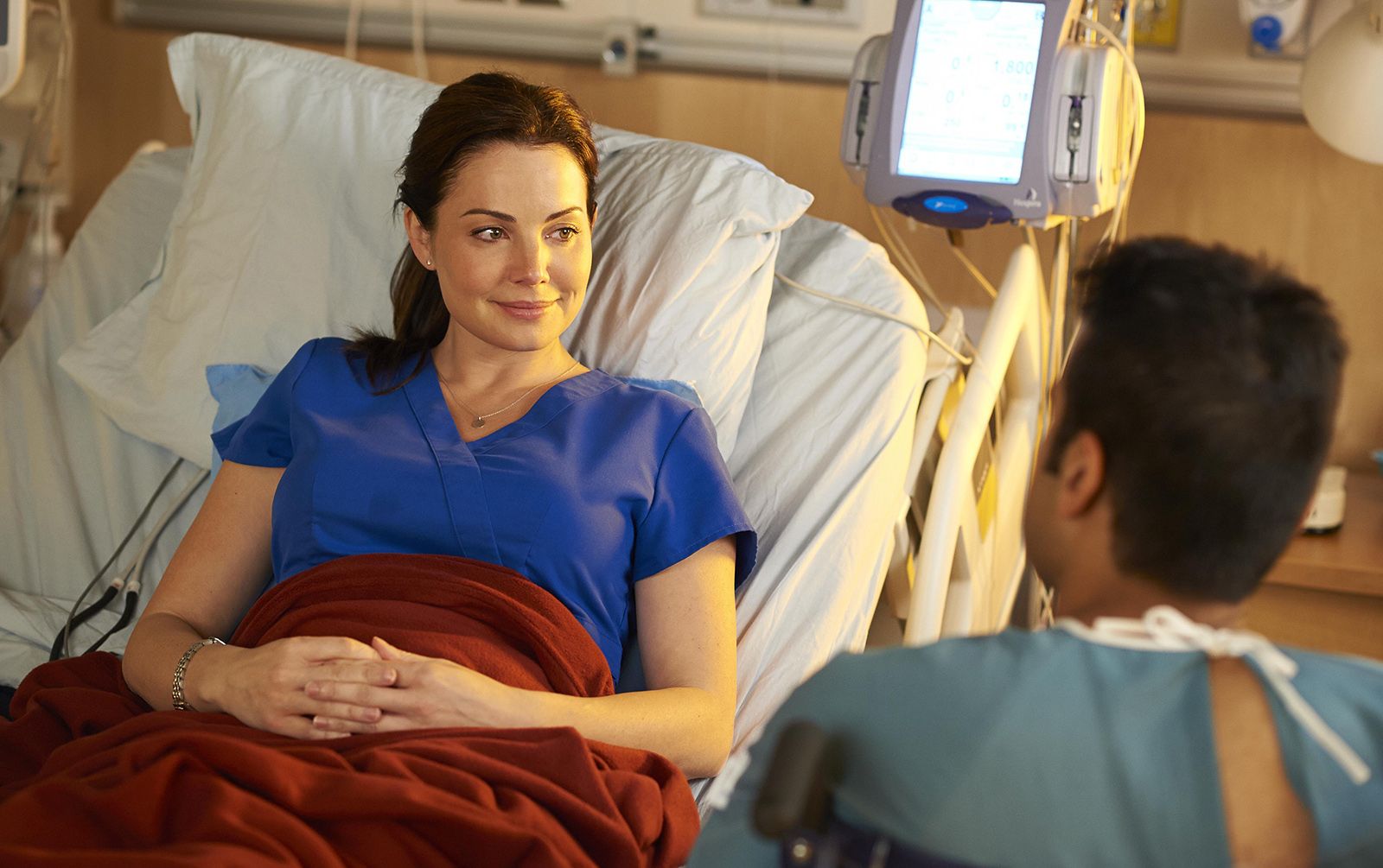 Saving Hope : Saving Hope : Fotos Erica Durance - 68 no 160 - AdoroCinema