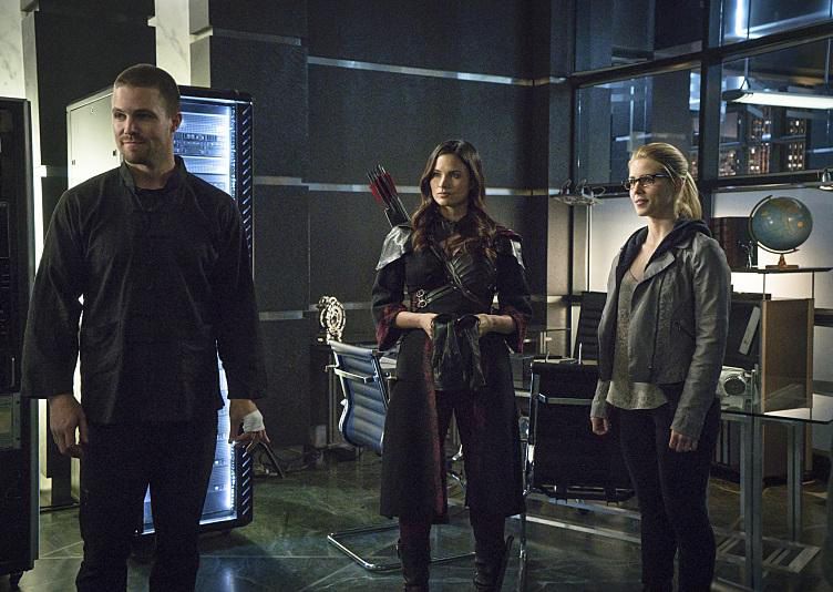 Arrow : Arrow : Fotos Stephen Amell, Katrina Law, Emily Bett Rickards ...