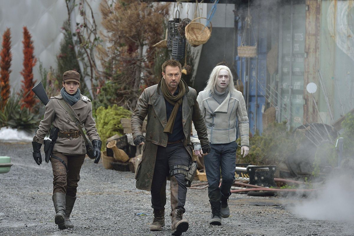 Defiance : Defiance : Fotos Anna Hopkins, Jesse Rath, Grant Bowler - 34 ...