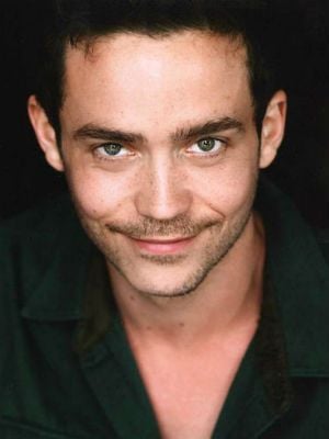 Kett Turton - AdoroCinema