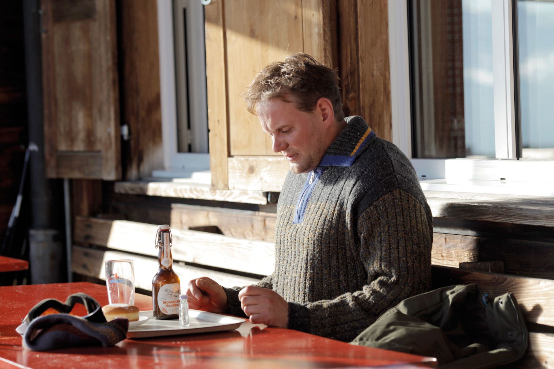 Foto do filme A Decent Man - Foto 3 de 11 - AdoroCinema