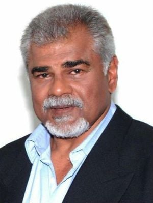 Sharat Saxena - AdoroCinema