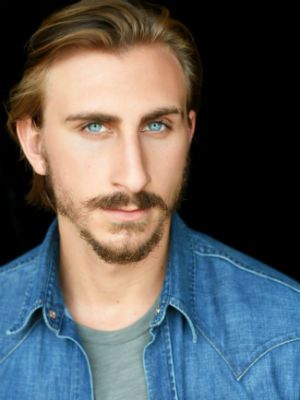 Aidan Kahn - AdoroCinema