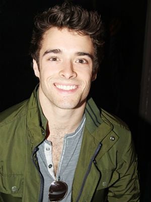 Corey Cott - AdoroCinema