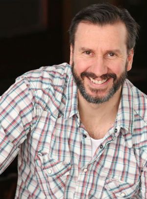 Simon Longmore - AdoroCinema