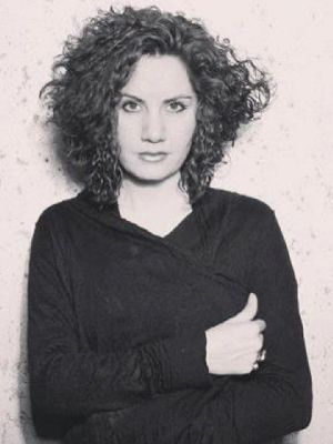 Roya Akbari - AdoroCinema