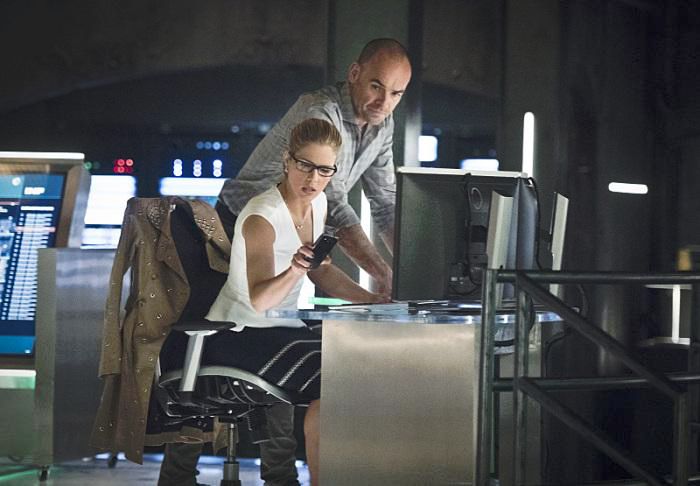 Arrow : Arrow : Fotos Emily Bett Rickards - 380 no 1136 - AdoroCinema
