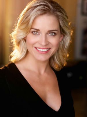 Alexandra Davies - AdoroCinema