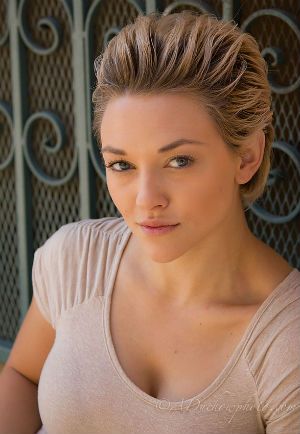 Christijana York - AdoroCinema