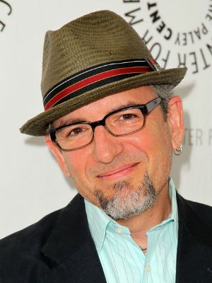 Mona Bauer - AdoroCinema