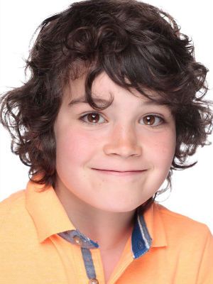 Caden Ellis Wall - AdoroCinema