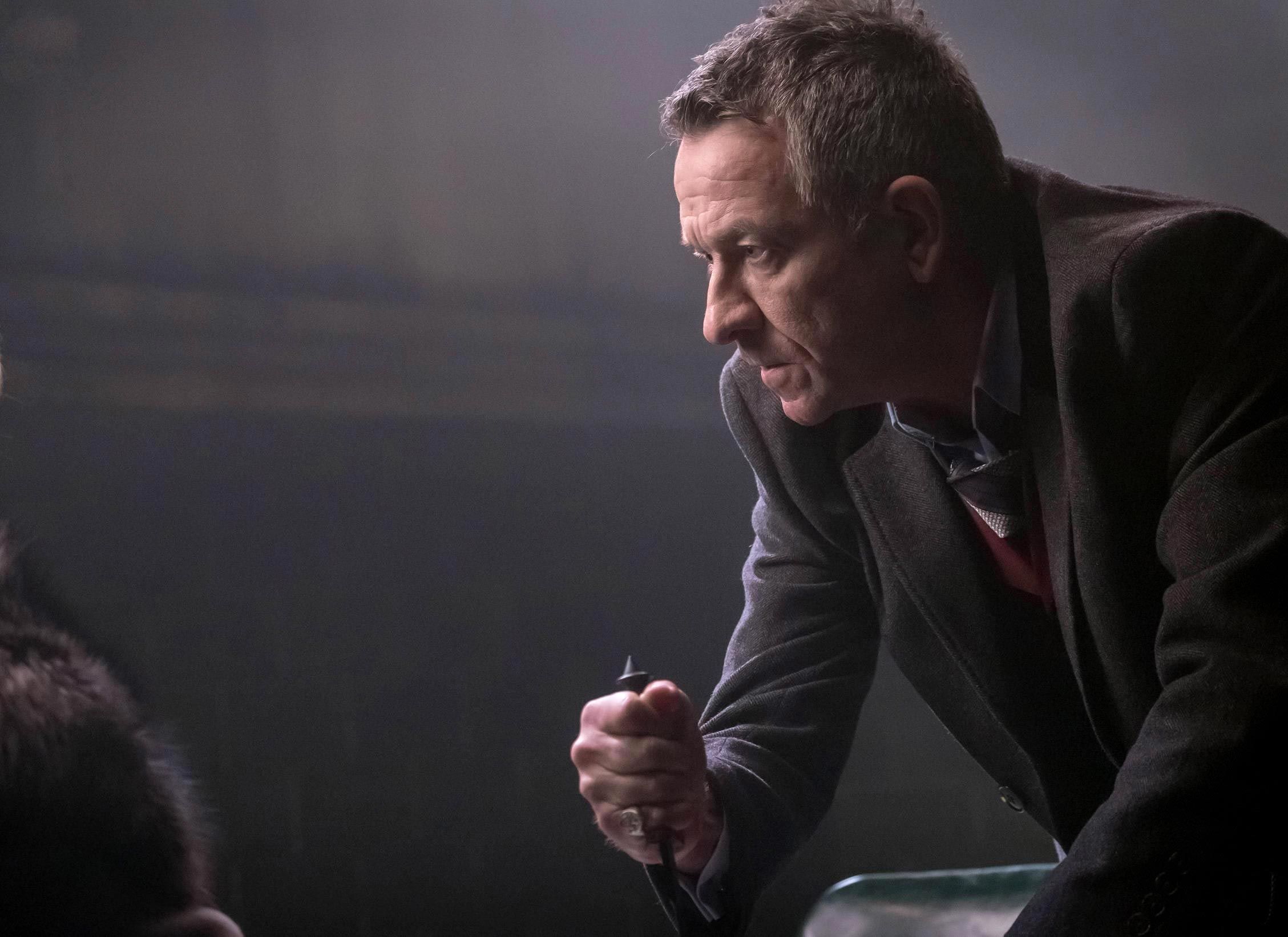 Gotham (2014) : Gotham (2014) : Fotos Sean Pertwee - 185 no 578 - AdoroCinema