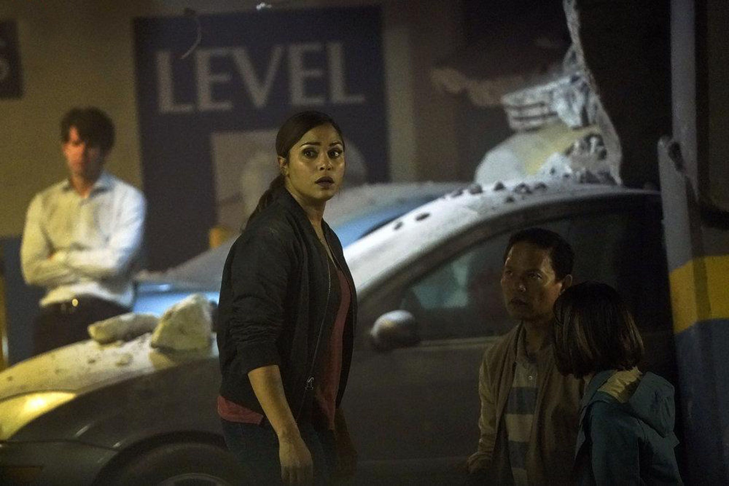 Chicago Fire : Chicago Fire : Fotos Ariel Felix, Monica Raymund - 47 no ...