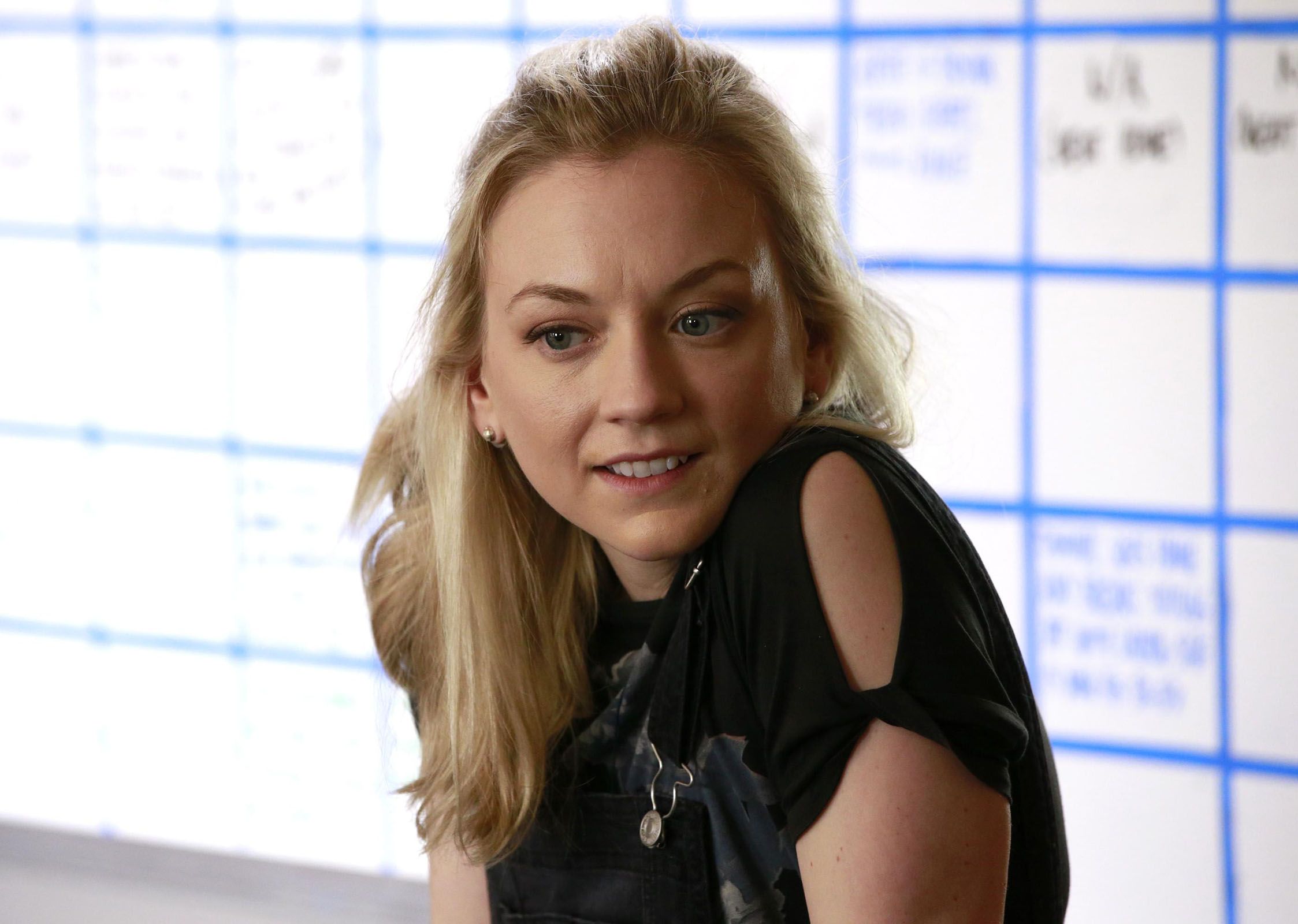 Foto de Emily Kinney - Ten Days In The Valley : Fotos Emily Kinney ...