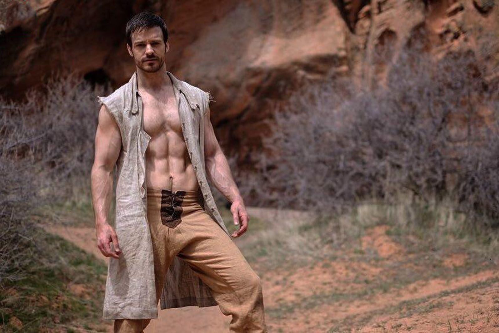 The Outpost : Fotos Jake Stormoen - 7 no 9 - AdoroCinema