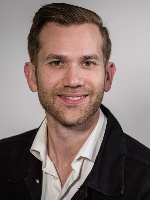 Aaron Moorhead - AdoroCinema