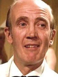 Kenneth Waller - AdoroCinema