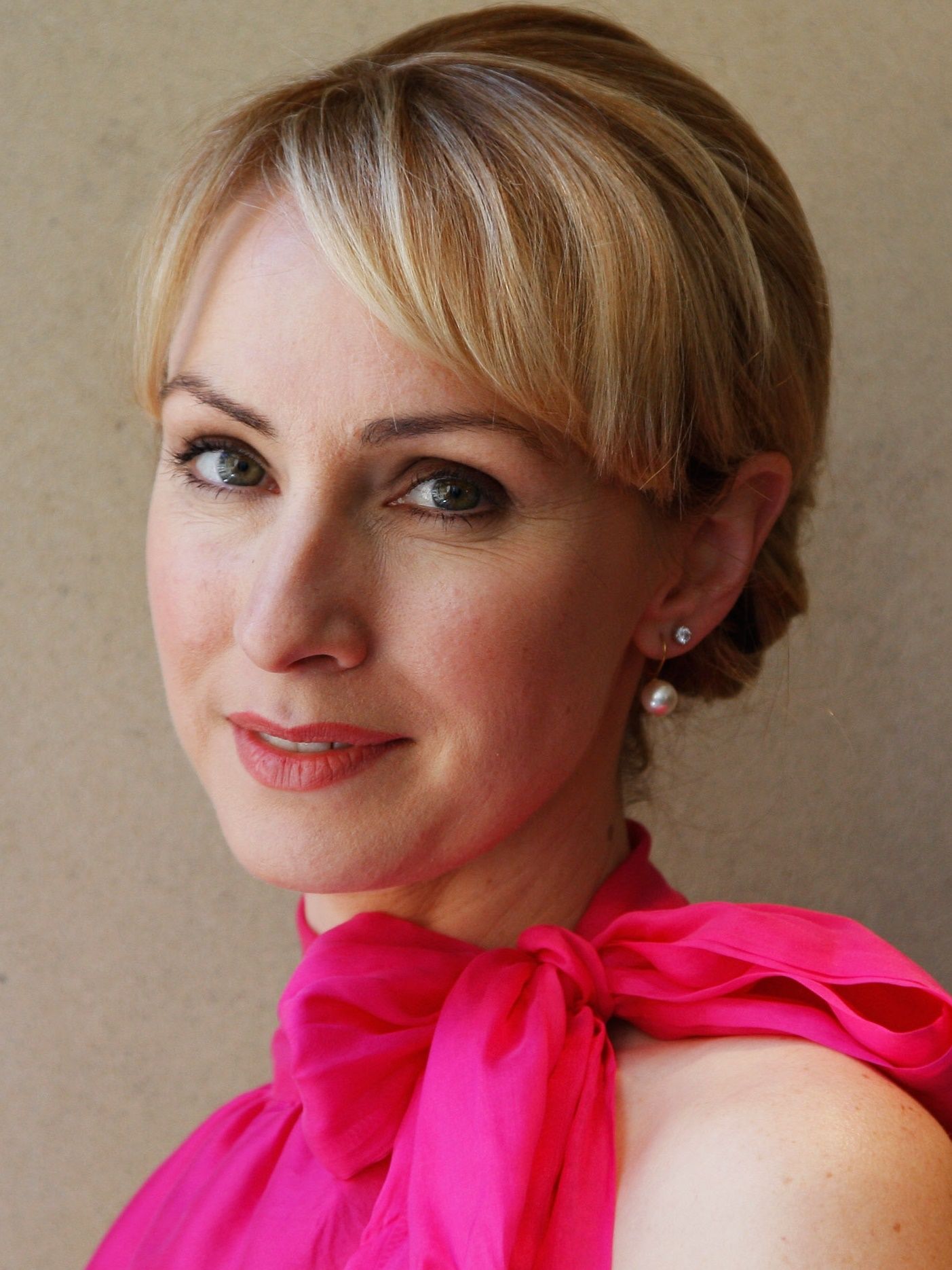 Lisa McCune - AdoroCinema