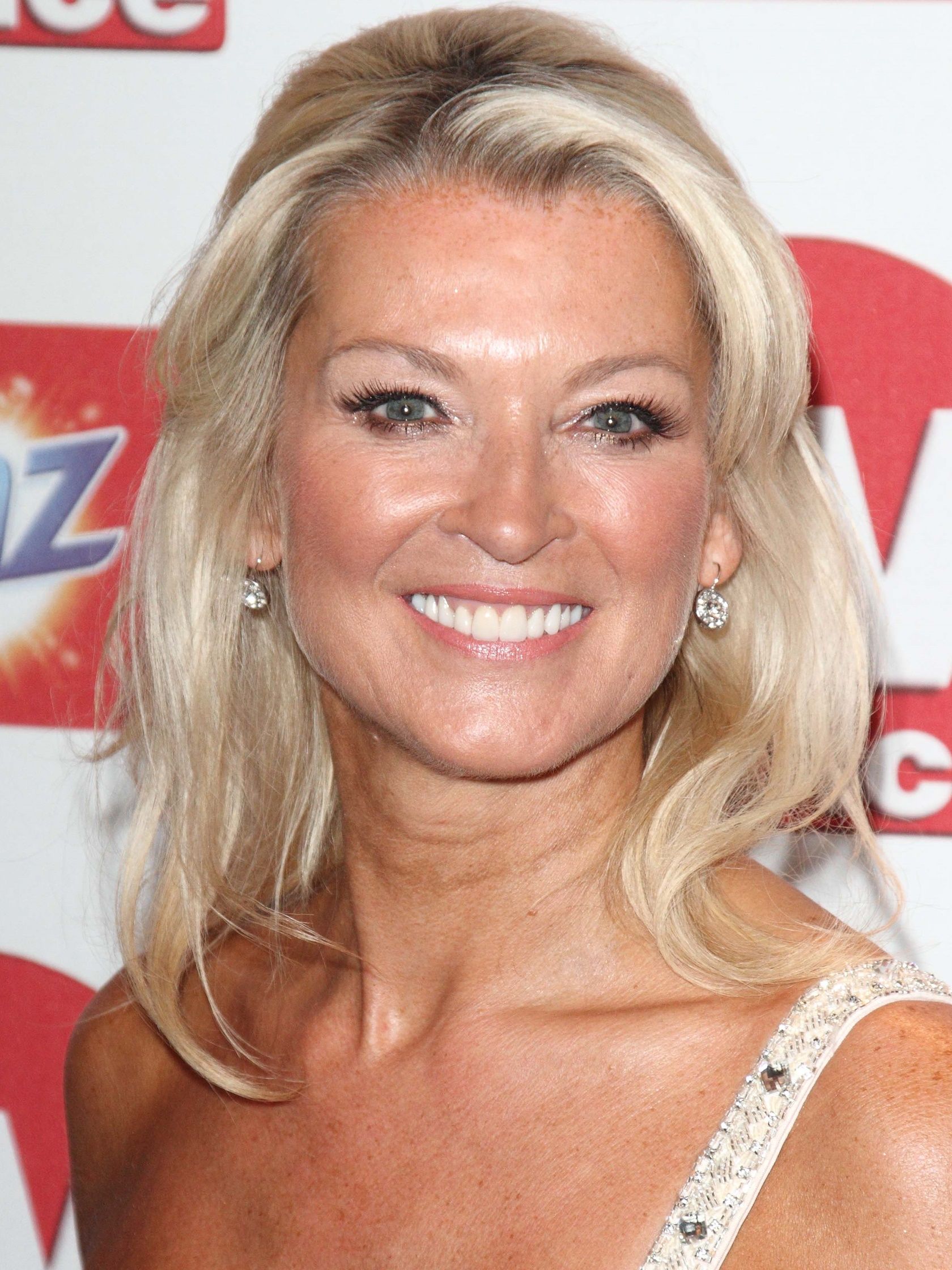 Gillian Taylforth - AdoroCinema