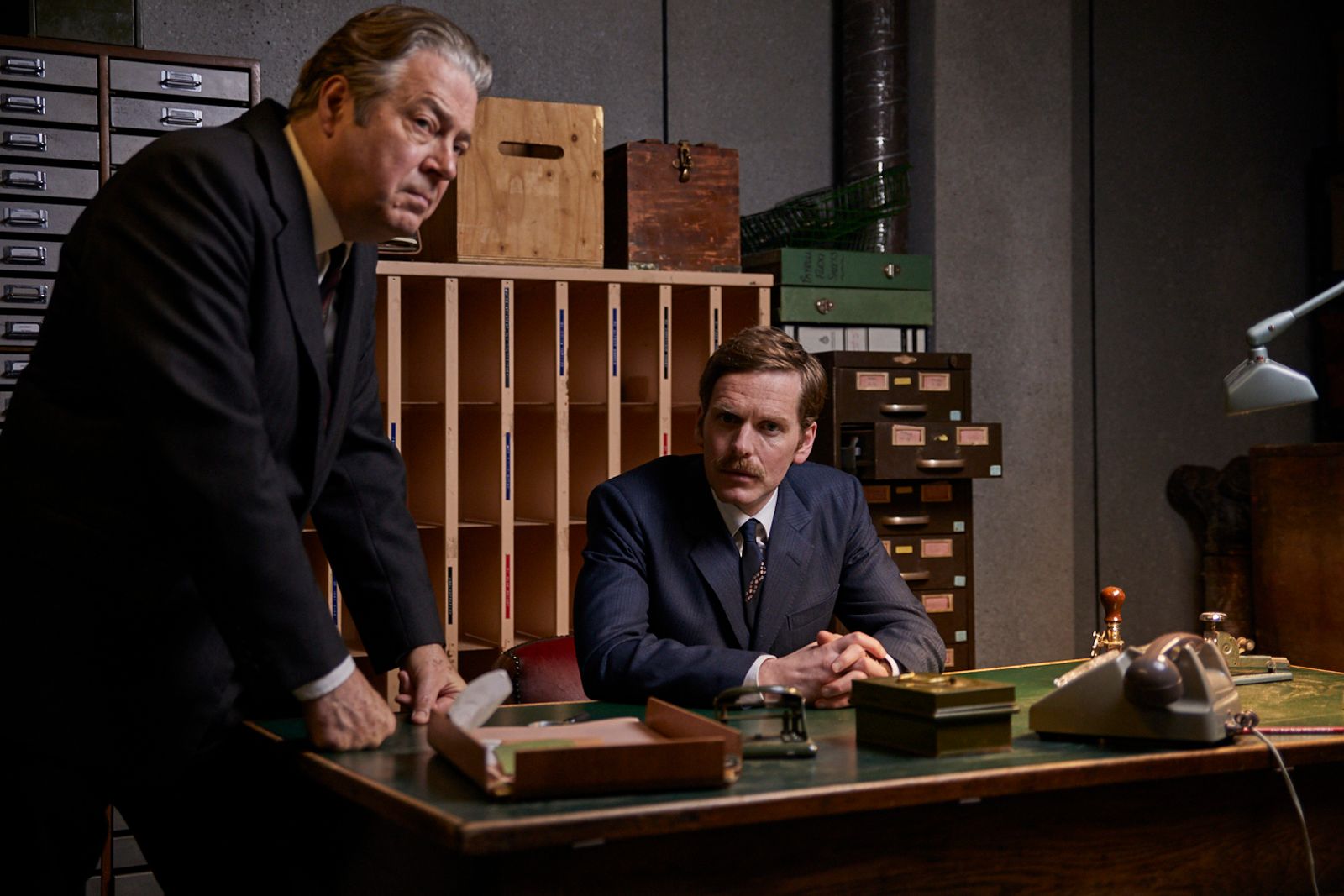 Endeavour: Foto Roger Allam, Shaun Evans - 4 no 53 - AdoroCinema