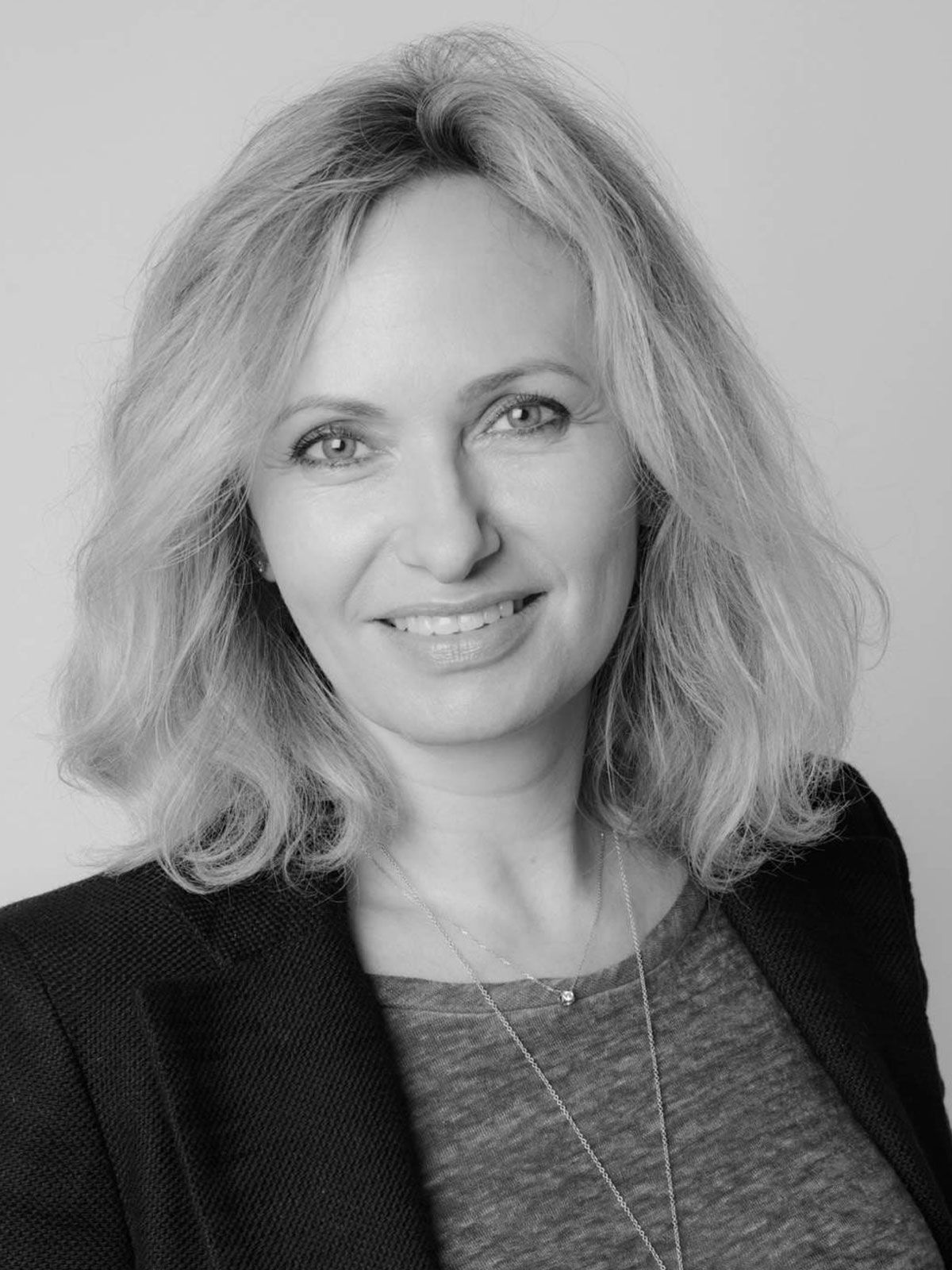 Iris Bucher - AdoroCinema