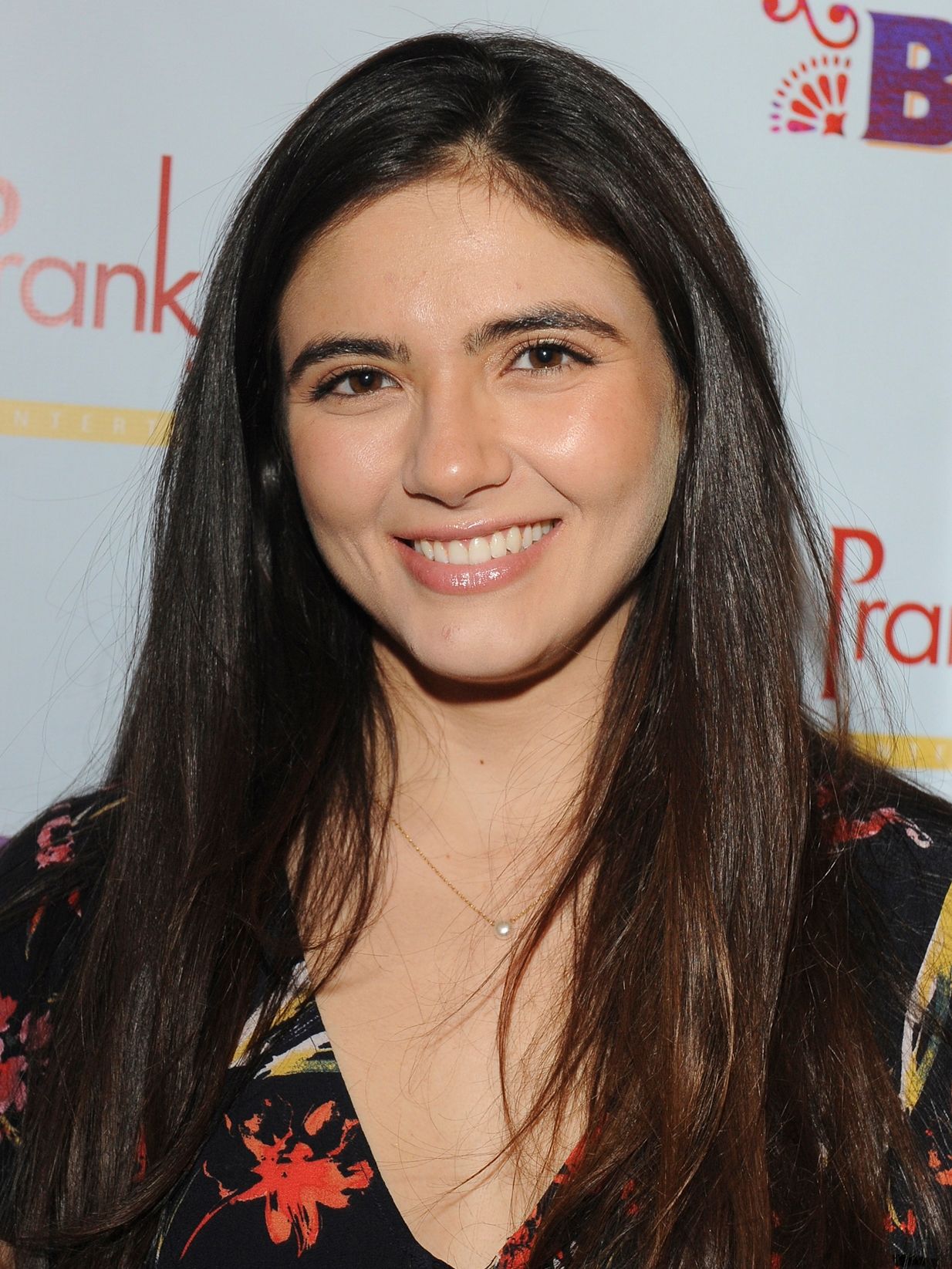 Arienne Mandi - AdoroCinema