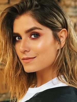 Laura Tobón - AdoroCinema