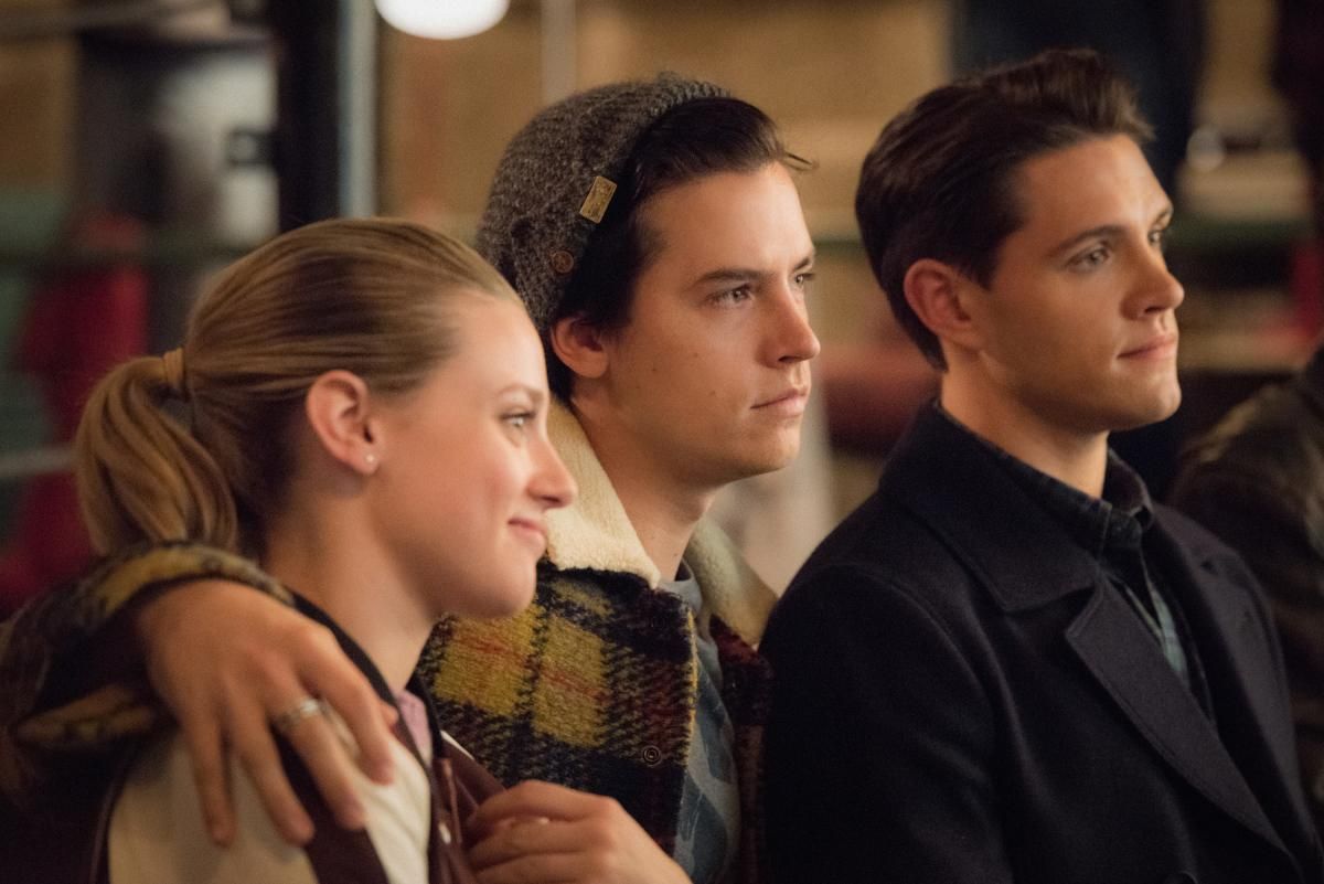 Riverdale : Riverdale : Fotos Lili Reinhart, Casey Cott, Cole Sprouse - 62 no 433 - AdoroCinema