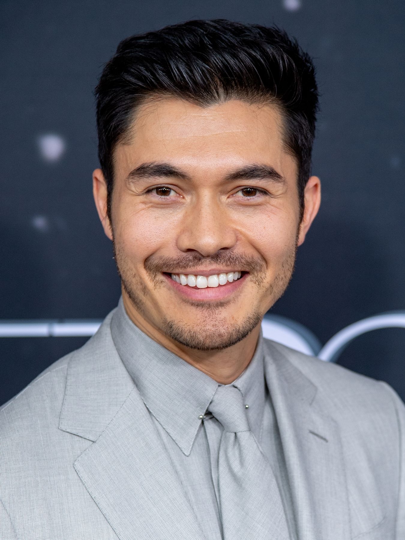 Henry Golding - AdoroCinema
