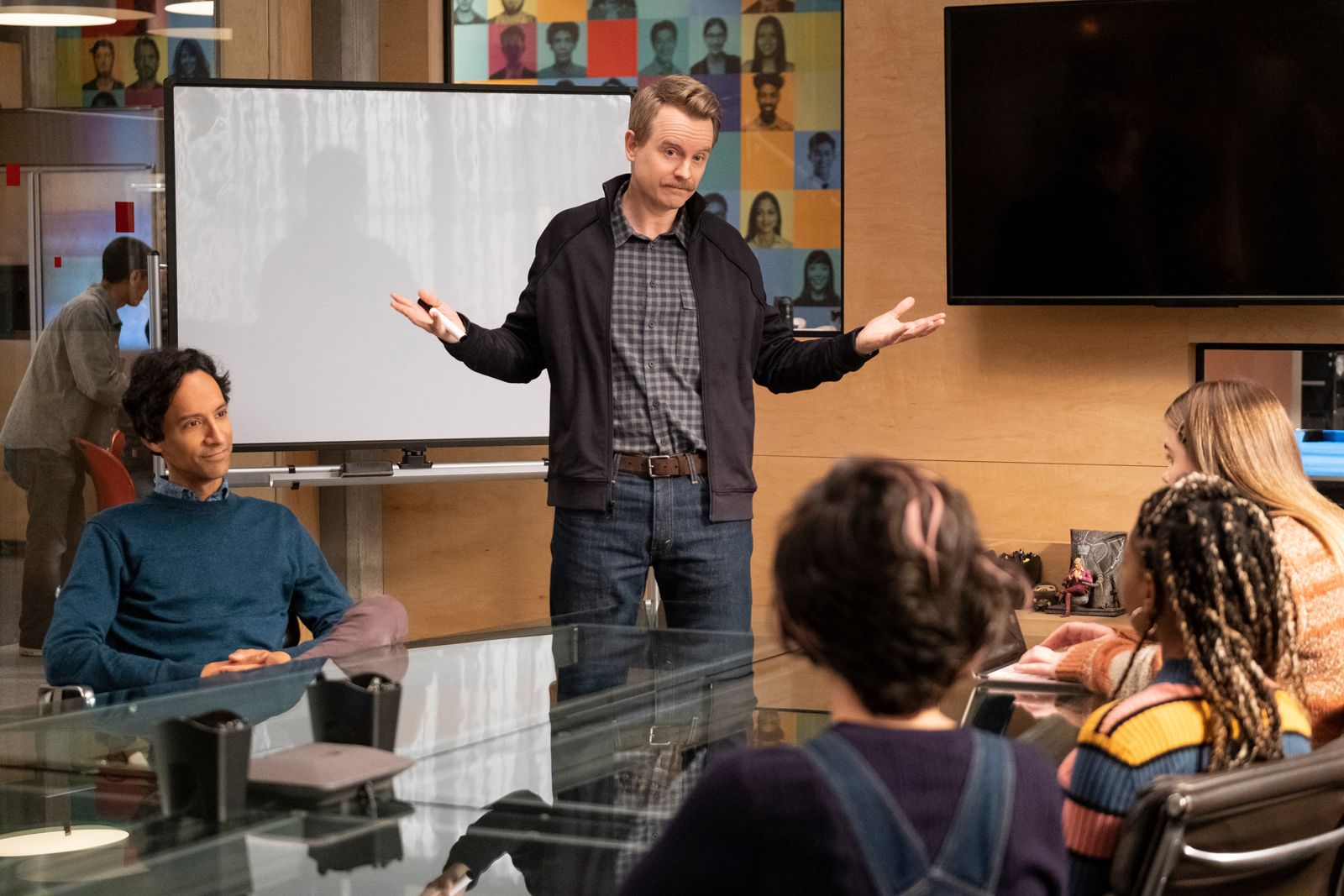 Mythic Quest : Mythic Quest : Fotos Danny Pudi, David Hornsby - 43 no ...