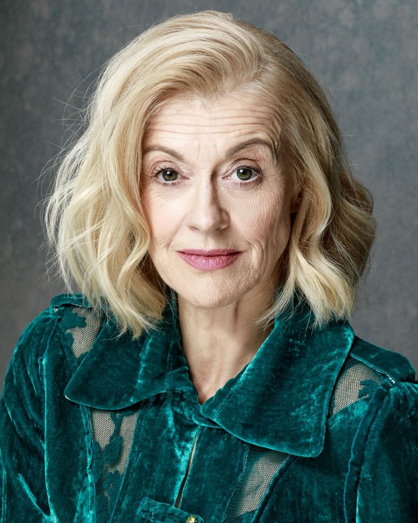 Lowri Ann Richards - AdoroCinema
