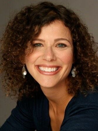 Elise Allen - AdoroCinema