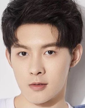 Yuanbing Zhu - AdoroCinema