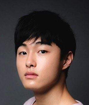 Chan-young Yoon - AdoroCinema